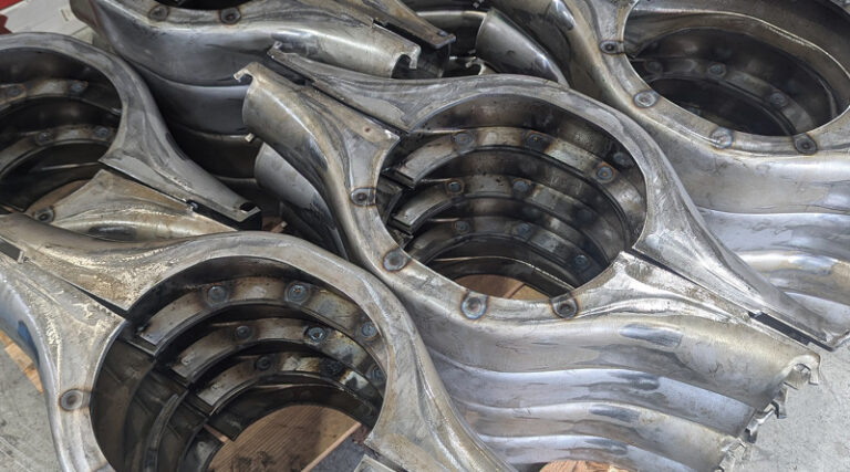 AUSSIE-BUILT 9" DIFFS AT ROD-TECH - Cruzin Magazine